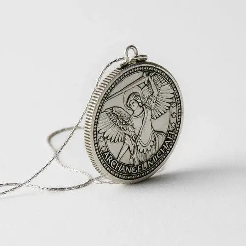 &LIVY Better Together Mary/michael Expandable Necklace