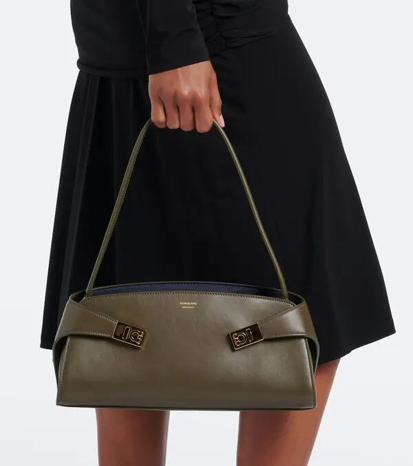 FERRAGAMO Leather Shoulder Bag - Green