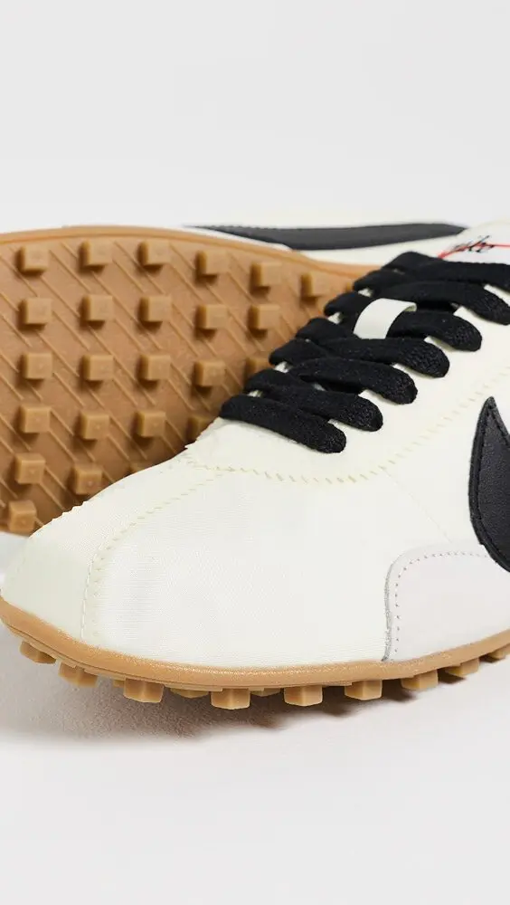Nike Moon Shoe Og Sneakers