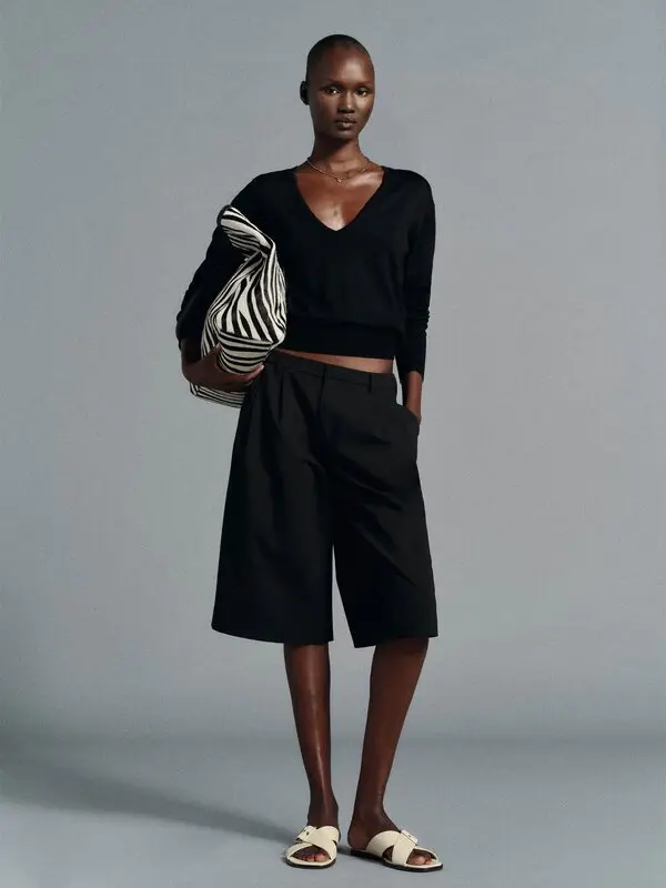 REFORMATION Micah V-neck Sweater Top - Black