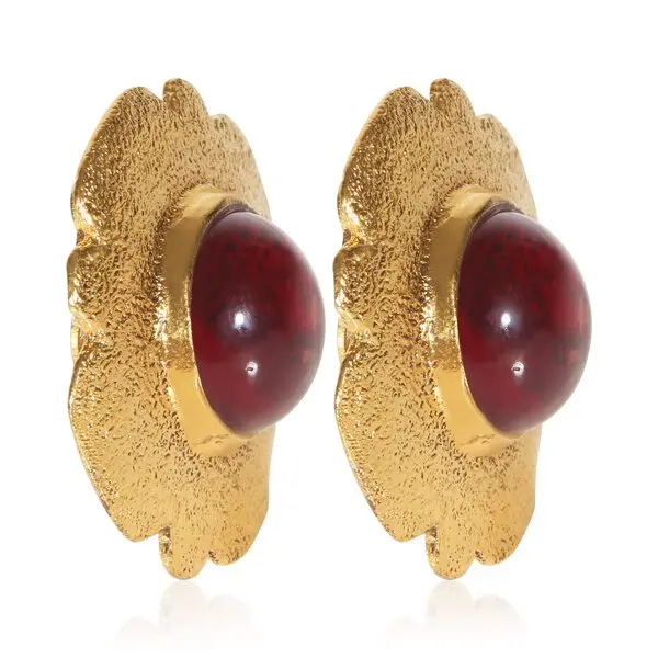 Chanel 1980s Vintage Gold-plated Red Gripoix Clip-on Earrings