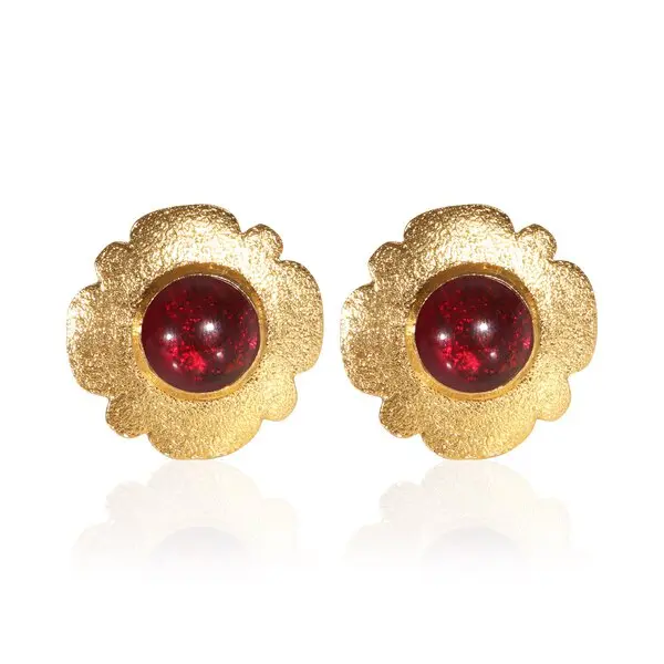 Chanel 1980s Vintage Gold-plated Red Gripoix Clip-on Earrings - Gold_plated