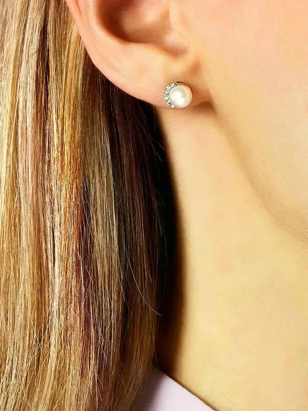 Yoko London Freshwater Pearl And Diamond Trend Earrings - Pink