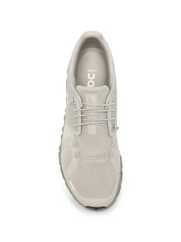 On 6 Sneakers
