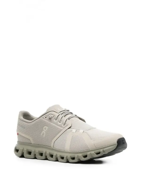 On 6 Sneakers