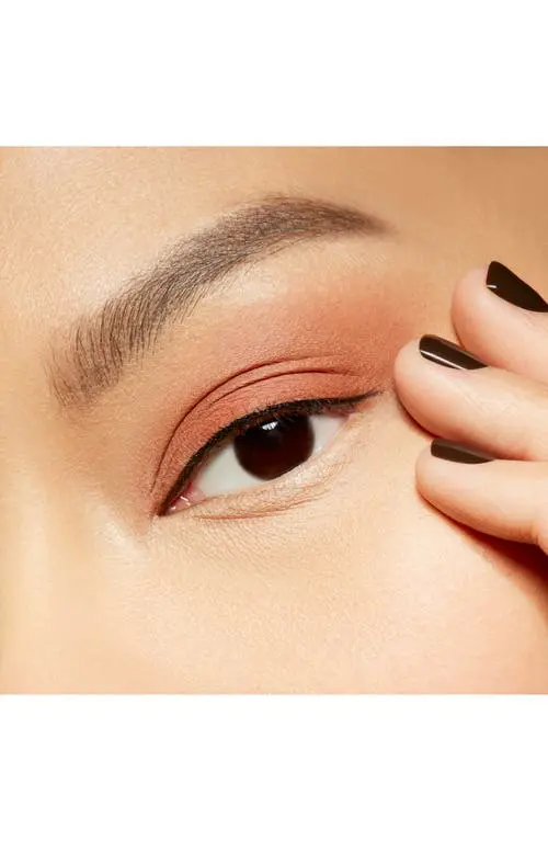 MAC COSMETICS Look