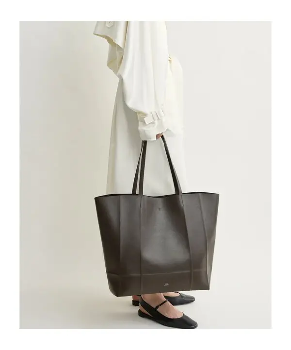 TOTEME Roam Leather Tote