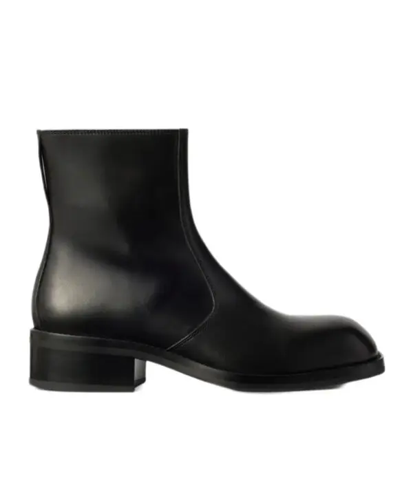 LEMAIRE Zipped Ankle Boots In Shiny Leather - Black