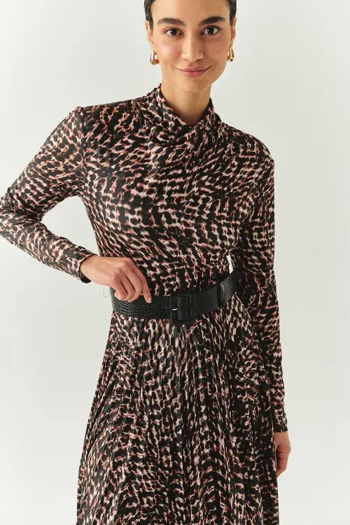 EXQUISE Aspyn K. Midi Dress