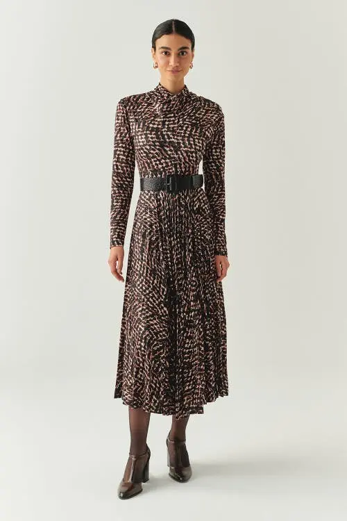 EXQUISE Aspyn K. Midi Dress