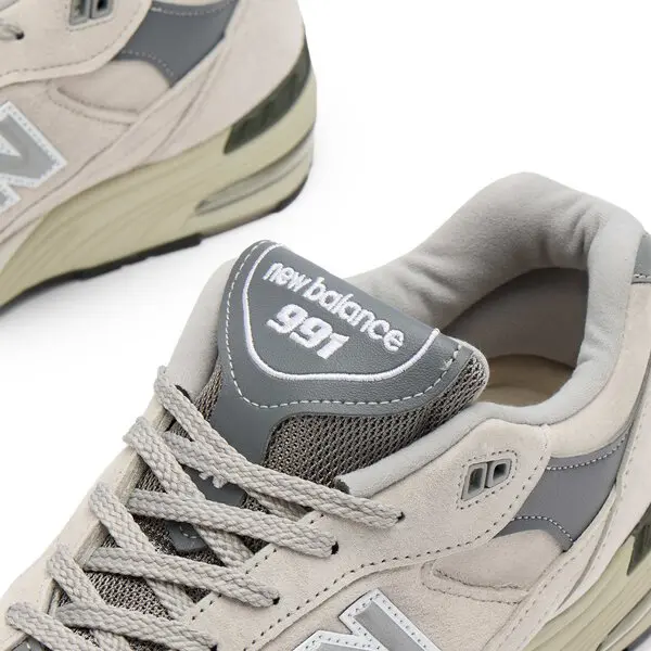 NEW BALANCE 991v1 Sneaker Made In Uk - Dove
