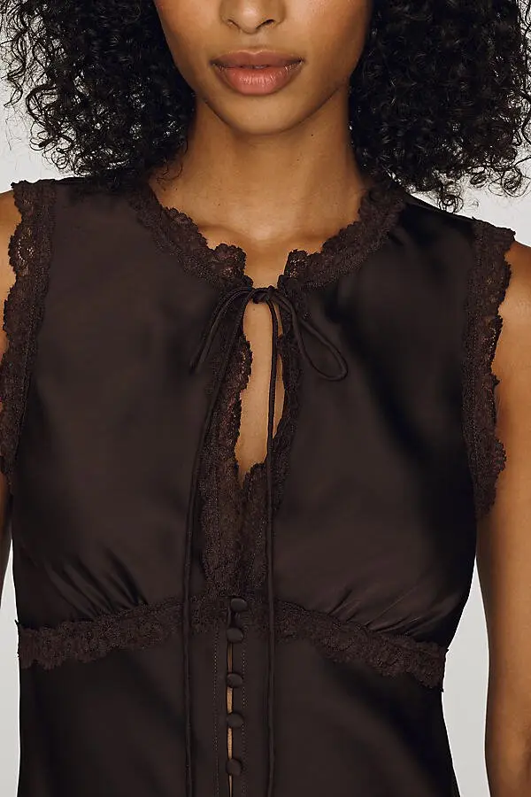 Avec Les Filles Lace Hem Tank Top