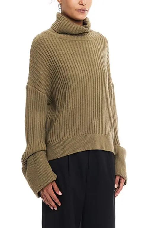 LBLC THE LABEL Liam Sweater - Olive