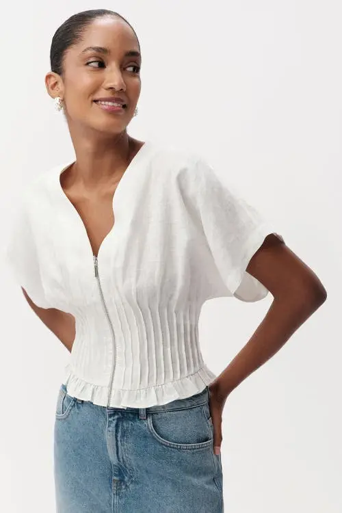 EXQUISE Cherelle Pleated Detail Linen Blouse