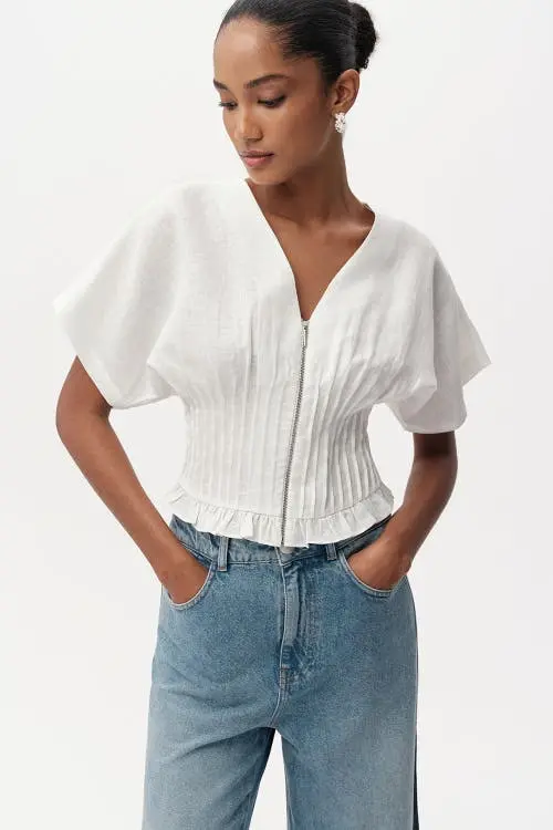 EXQUISE Cherelle Pleated Detail Linen Blouse
