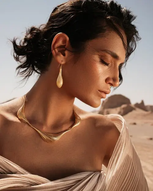 LAMINAR JEWELRY Flow Large Necklace - Gold