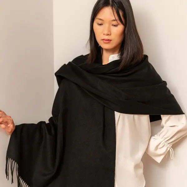BEL CASHMERE Cashmere Stole With Fringes - Black