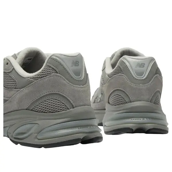 NEW BALANCE 2010