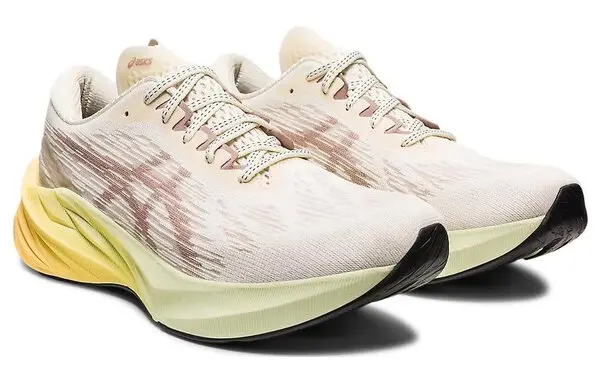 Asics Novablast 3 Fawn