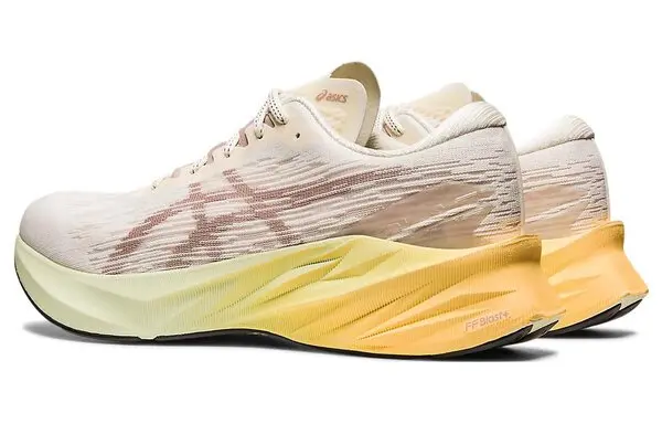 Asics Novablast 3 Fawn