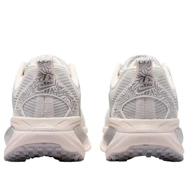 Nike Zoom Vomero 18 Se Sneakers - Phantom/grey Fog/metallic Silver
