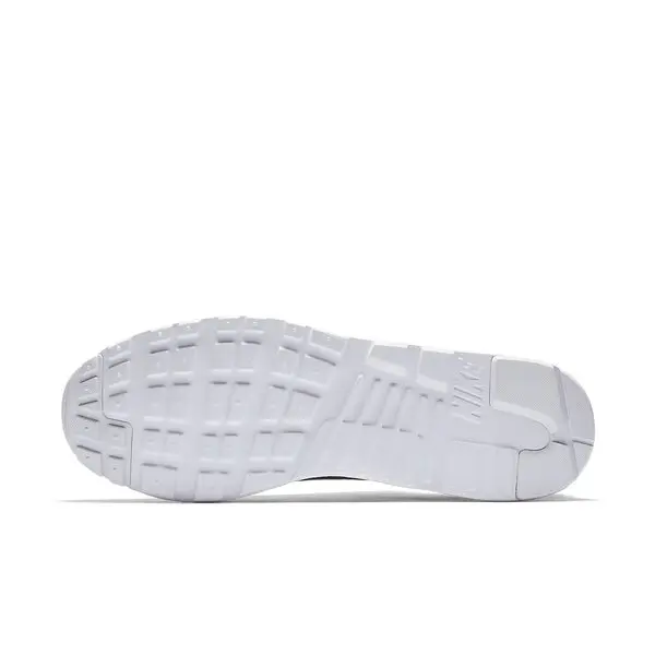 Nike Max Tavas Sneakers