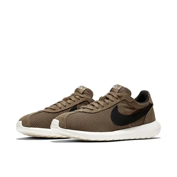 Nike Roshe Ld-1000 Qs "iguana" Sneakers - Olive/white