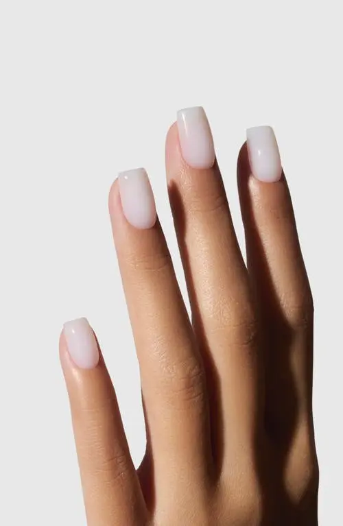 CELEBRITIPS Salon U-ltimate Extra Short Round Press-on Nails
