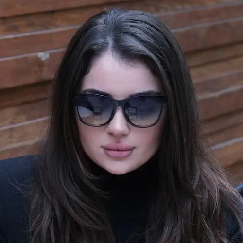 VELVET EYEWEAR Peace Sunglass