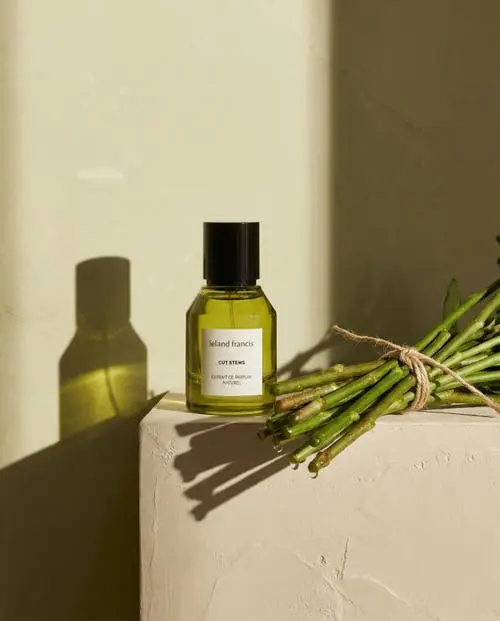 LELAND FRANCIS Cut Stemseau De Parfum