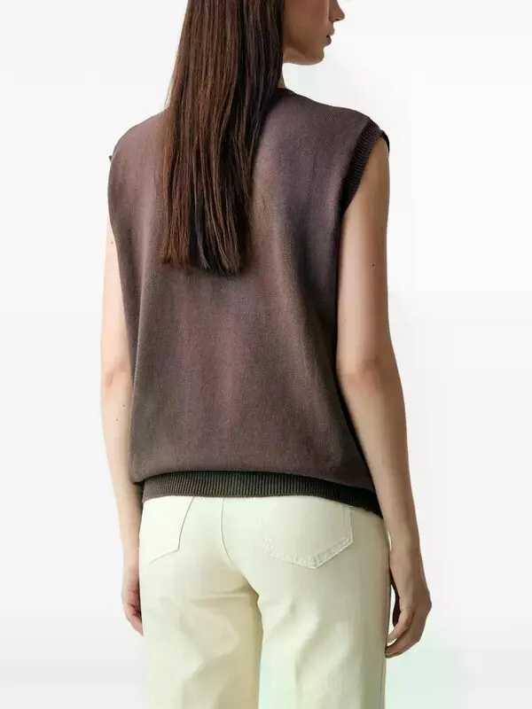 VICOLO Sleeveless Argyle V-neck Sweater