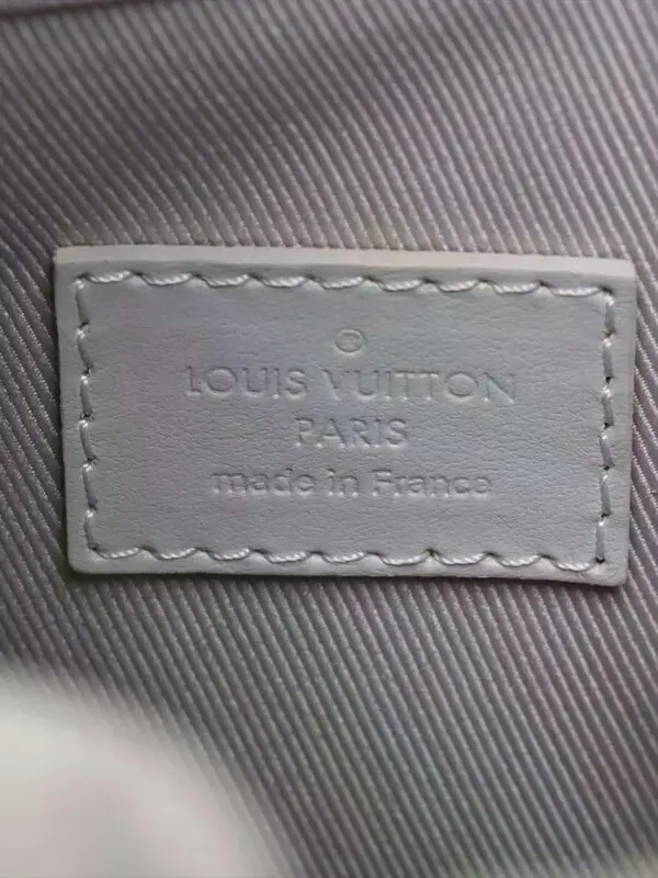 LOUIS VUITTON 2019 Monogram Chalk Sling Bag