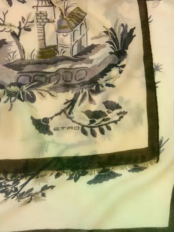 Etro Wool And Cashmere Scarf With Floral Motif - Neutrals