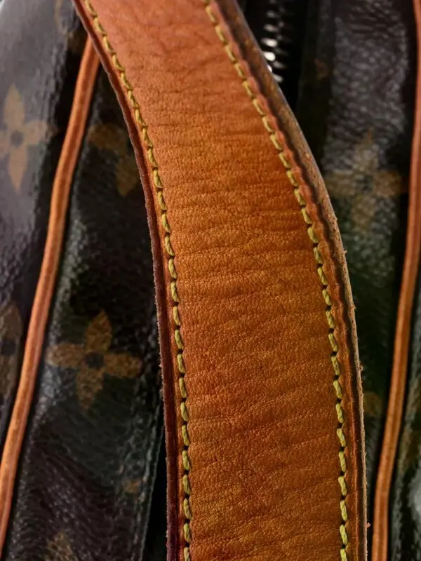 LOUIS VUITTON Croissant Mm Monogram Canvas Hobo Bag - Brown