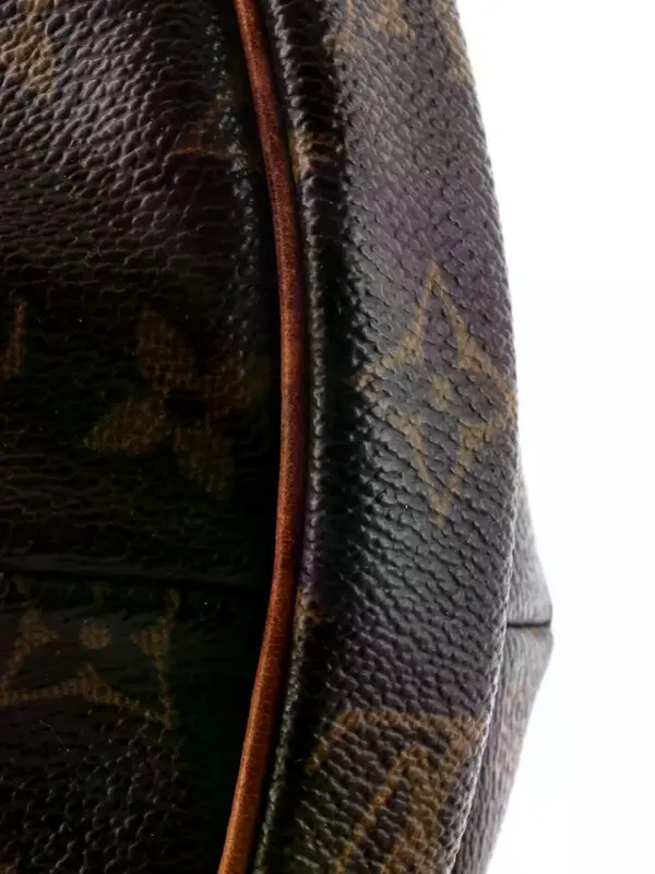 LOUIS VUITTON Croissant Mm Monogram Canvas Hobo Bag - Brown