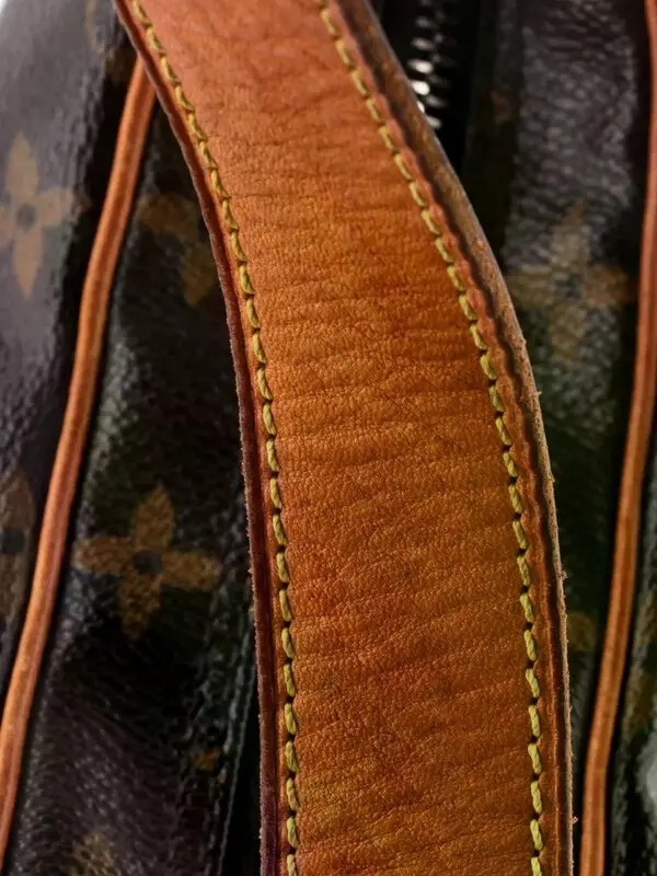LOUIS VUITTON Croissant Mm Monogram Canvas Hobo Bag