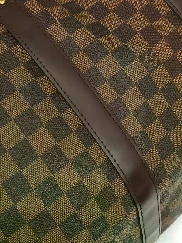 LOUIS VUITTON Keepall Bandouliere Duffle Bag