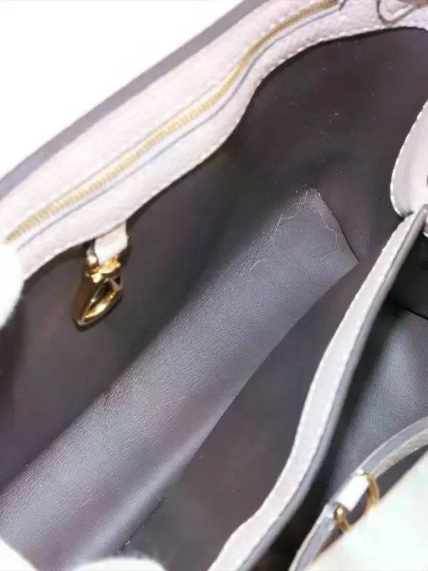 LOUIS VUITTON Taurillon Capucines Mm Satchel