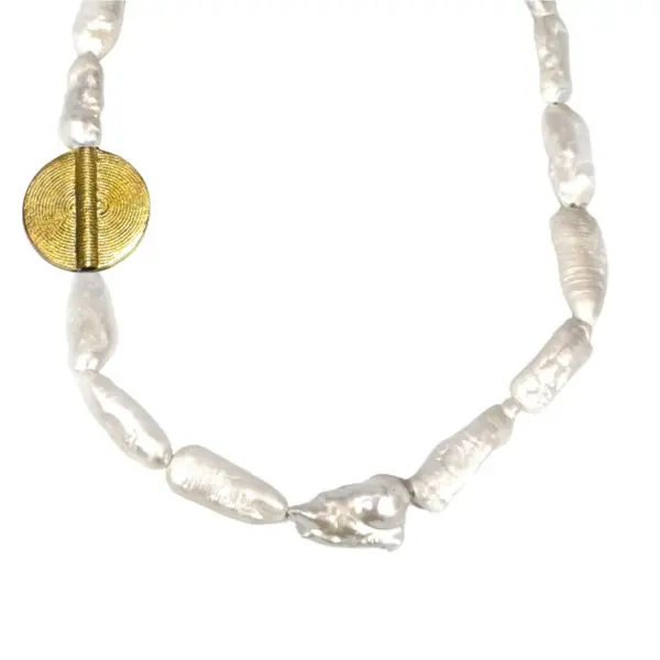 Rachel Nathan Gold / White / Neutrals Biwa Pearl & Brass Medallion Necklace - Gold/white