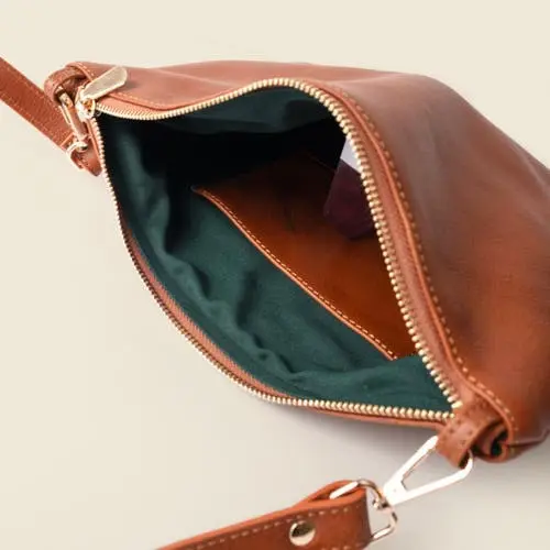 CASUPO Full-grain Leather Crossbody Bag