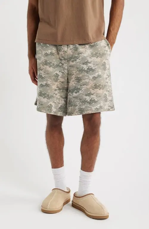 ELWOOD Pixel Camo Print Fleece Shorts