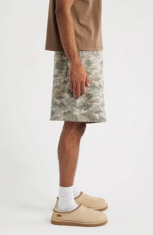 ELWOOD Pixel Camo Print Fleece Shorts