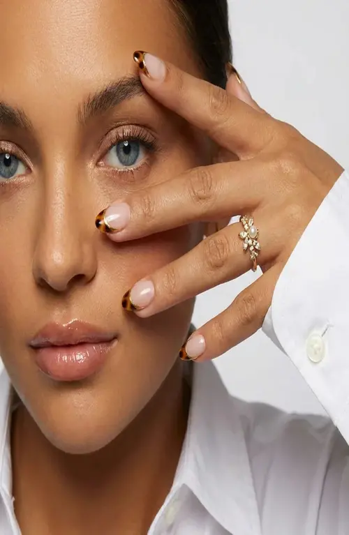 NAIL POP STUDIO Almond Press On Nails