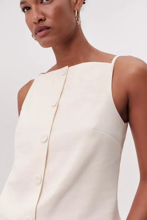 EXQUISE Rebeca Square Neck Button Front Sleeveless Blouse