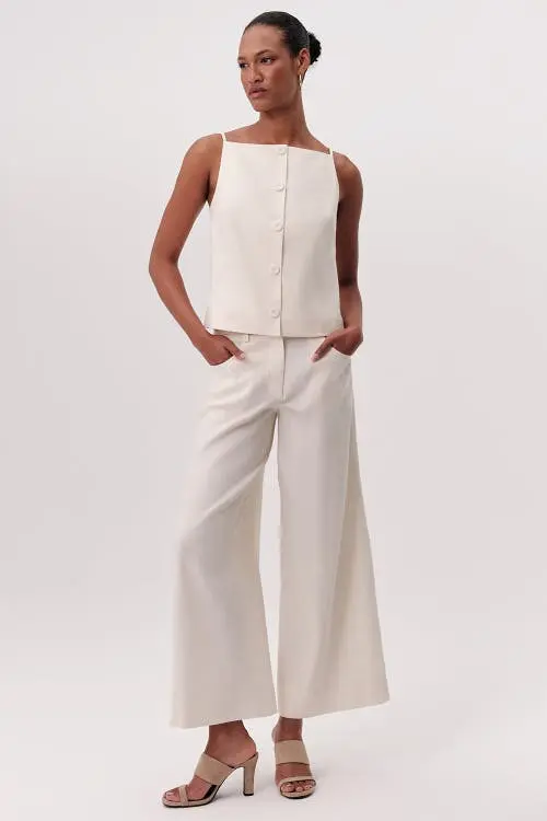 EXQUISE Rebeca Square Neck Button Front Sleeveless Blouse