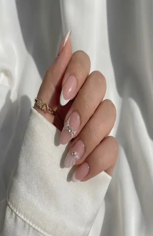 NAIL POP STUDIO Almond Press-on Nails
