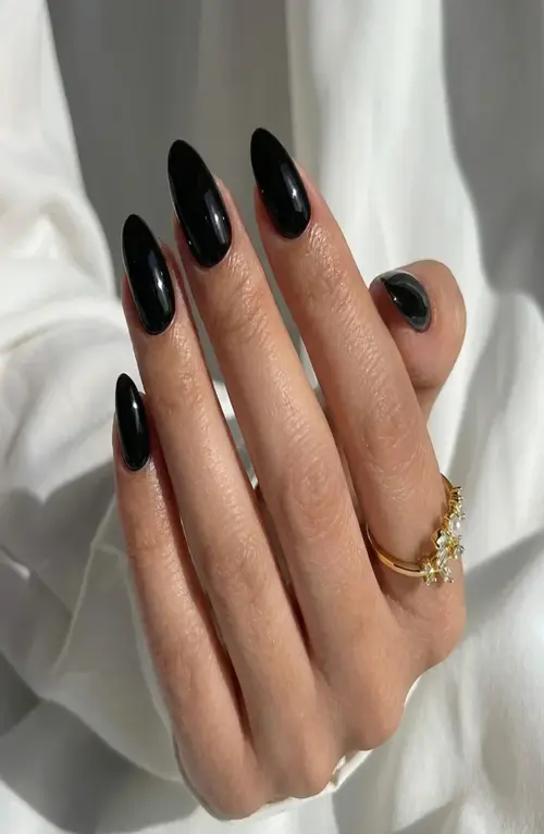 NAIL POP STUDIO Almond Press-on Nails