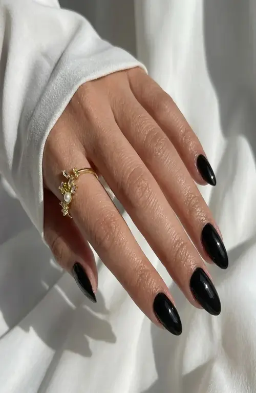 NAIL POP STUDIO Almond Press-on Nails