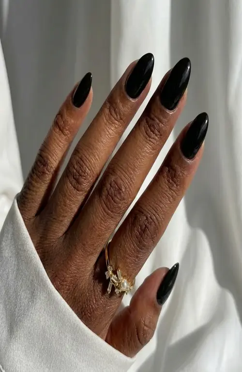 NAIL POP STUDIO Almond Press-on Nails
