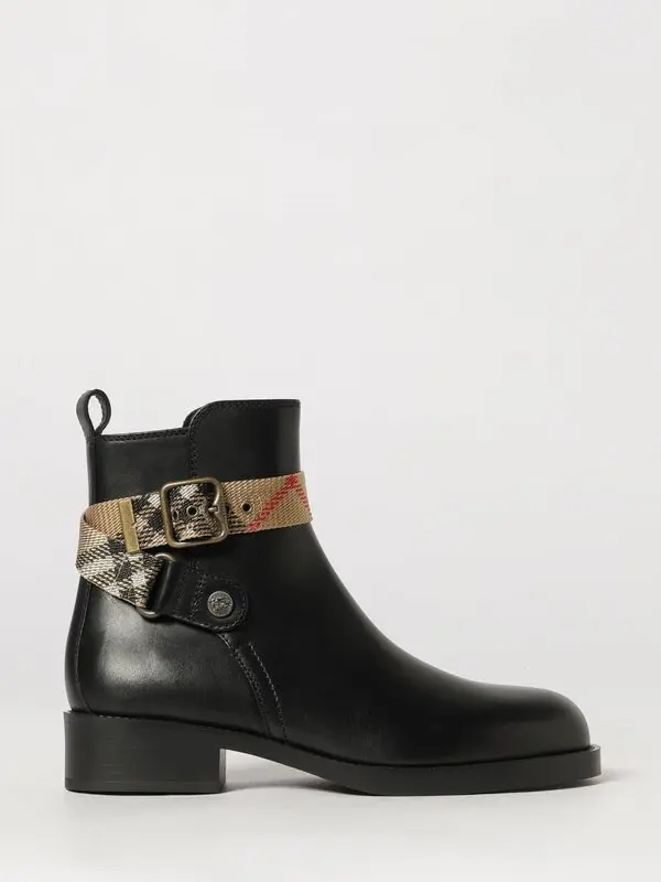 Burberry Boots With Buckled Strap Detailing - Black